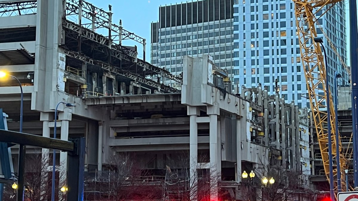 Parte de grúa se derrumba en sitio de construcción en Boston ...