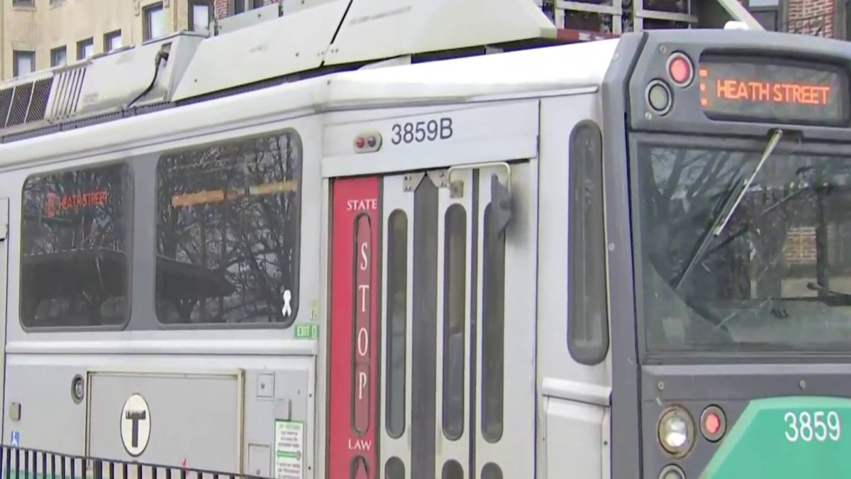 Problema eléctrico impacta varias líneas de trenes de MBTA – Telemundo ...