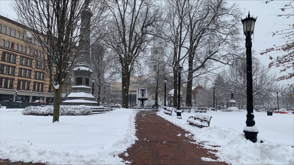 Calles desoladas en Springfield, Massachusetts por el paso de la ...
