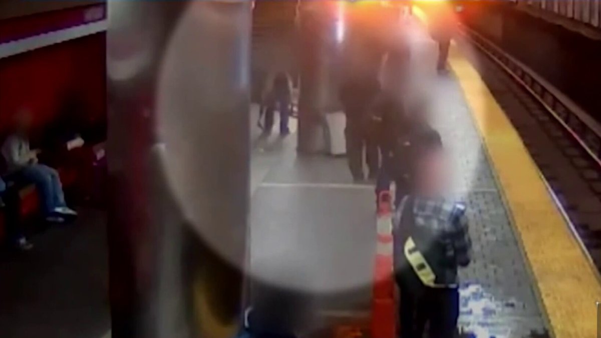 MBTA: Cae pieza en estacion Harvard dejando un herido – Telemundo Nueva ...