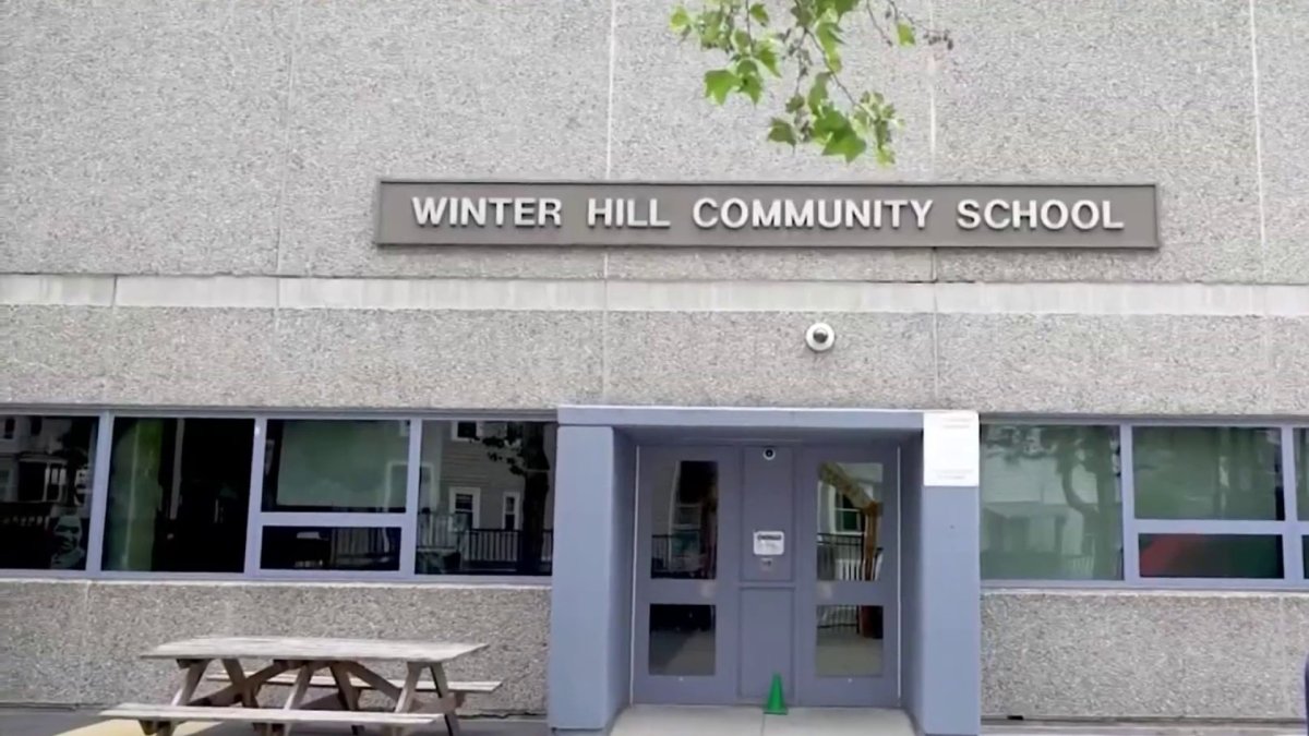 Cierran la Winter Hill Community School en Somerville, MA – Telemundo ...