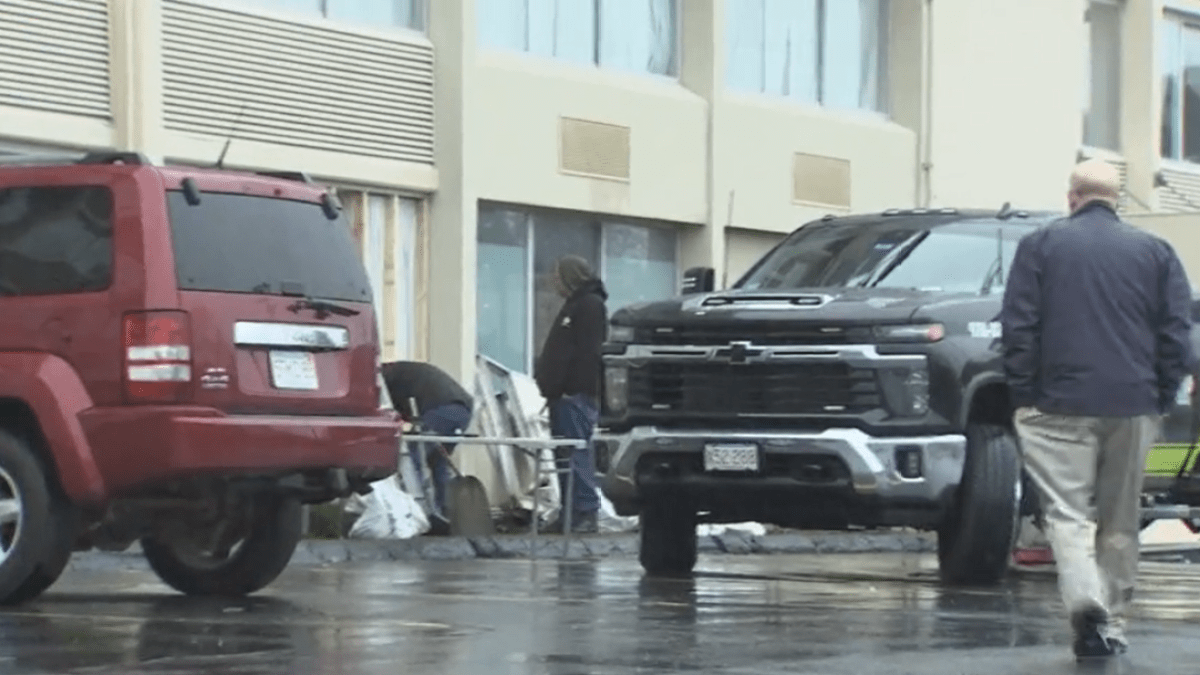 Auto choca contra hotel Holiday Inn Marlborough – Telemundo Nueva ...
