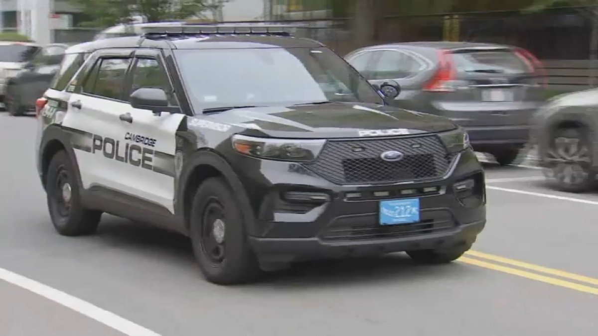 Continúa la búsqueda de agresor sexual enmascarado en Cambridge ...