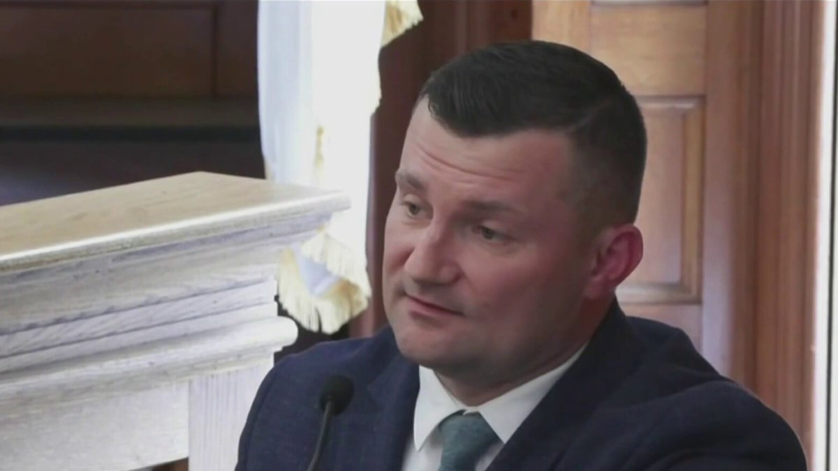 Policía estatal de Massachusetts testifica en el juicio por asesinato ... Policía estatal de Massachusetts testifica en el juicio por asesinato ...