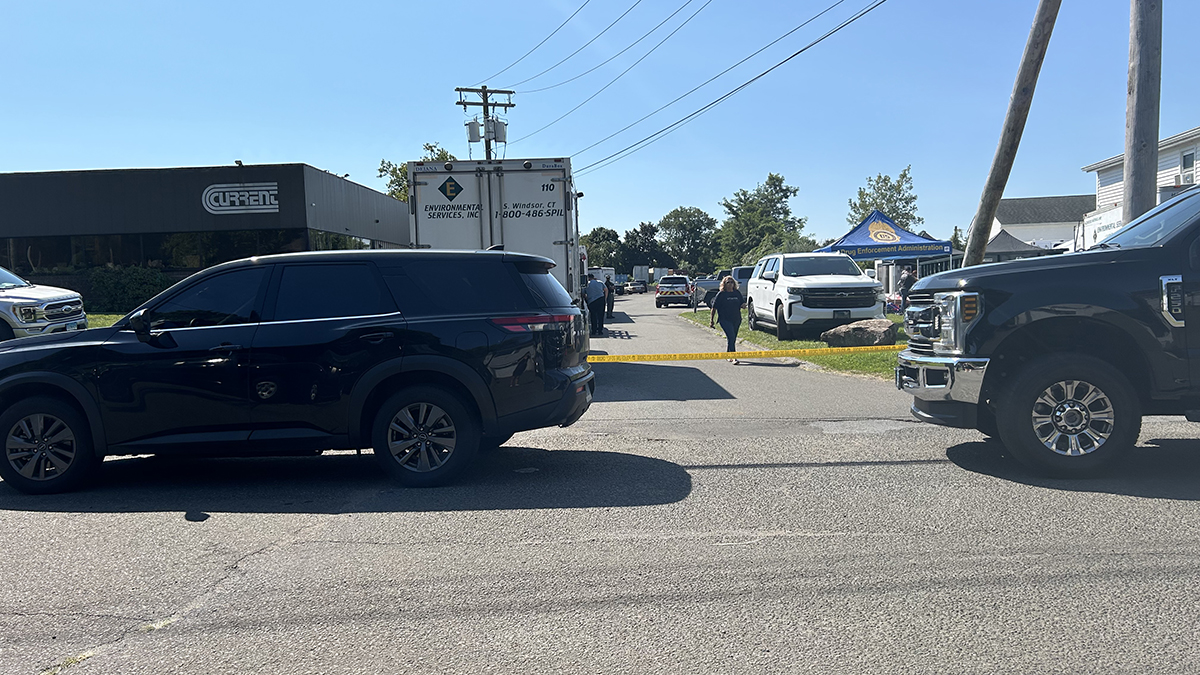 FBI y la DEA realizan investigación en East Haven, CT – Telemundo Nueva ...