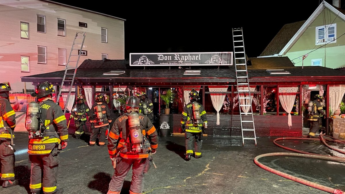 Restaurante arde en llamas en Bridgeport, Connecticut – Telemundo Nueva ...