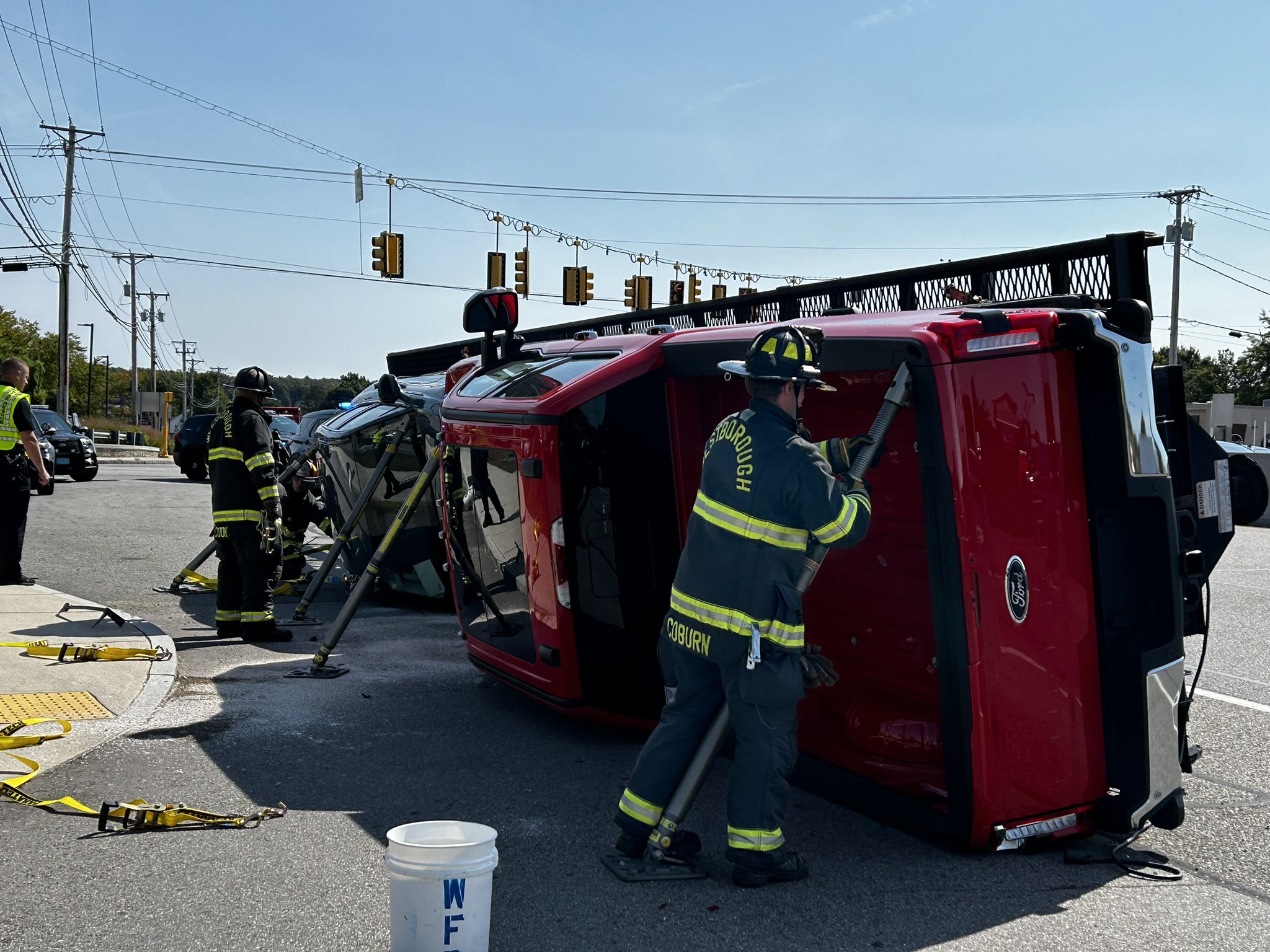 Caos vehicular por aparatoso accidente en Westborough, Massachusetts ...