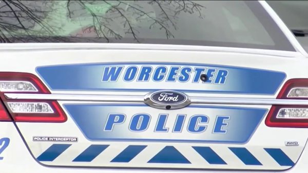Un muerto y dos heridos en un apuñalamiento en Worcester – Telemundo ...