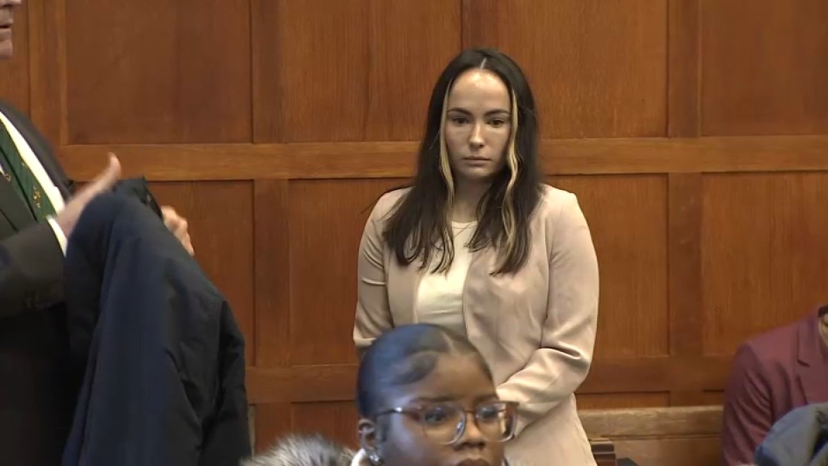Shelby Hewitt comparece ante el tribunal; la audiencia se pospone por ...
