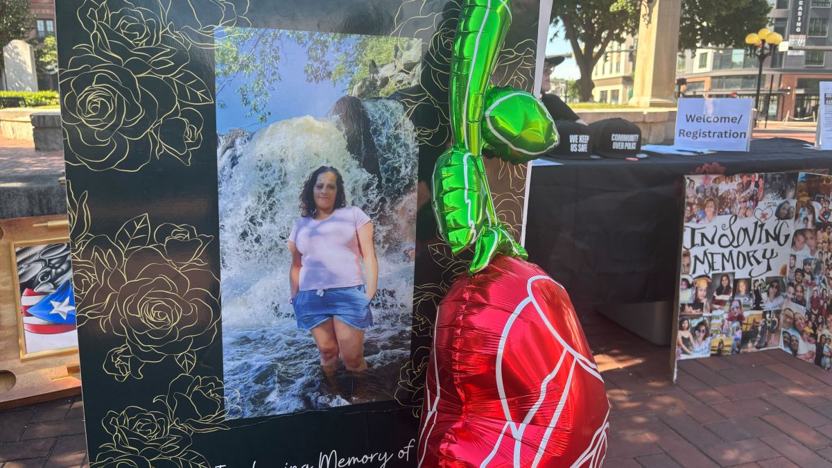 Familia de madre arrollada mortalmente por patrulla de New Britain pide ...