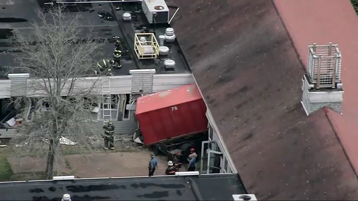 Camión se estrella contra edificio en campus de Shriver Job Corps en ...