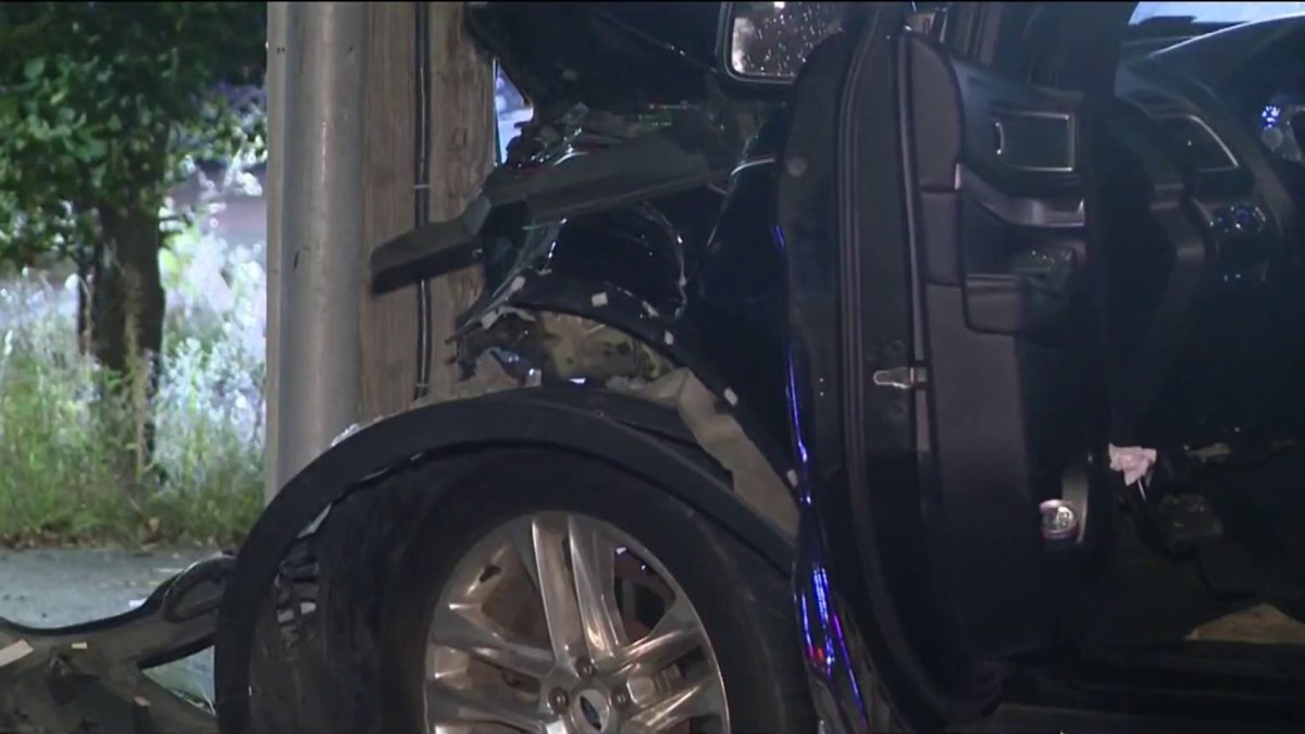 Hombre resulta gravemente herido tras accidente de auto en Providence ...