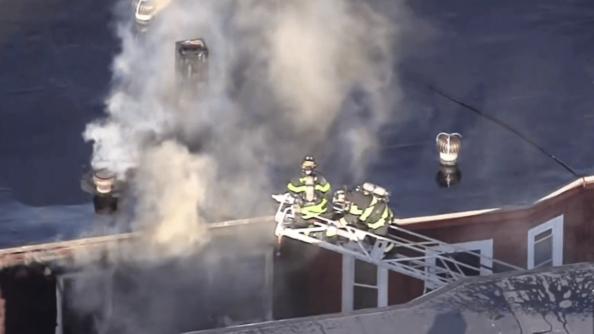 Se registra voraz incendio en edificio de Malden, MA – Telemundo Nueva ...