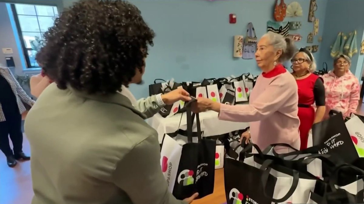 Reparten canastas de alimentos en Boston para Thanksgiving – Telemundo ...