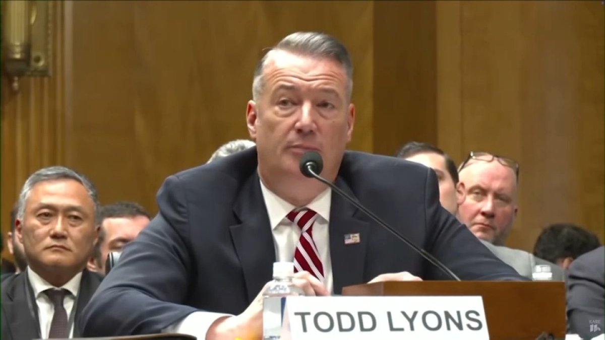 Todd Lyons director del ICE deja el cargo en mayo – Telemundo Nueva ...