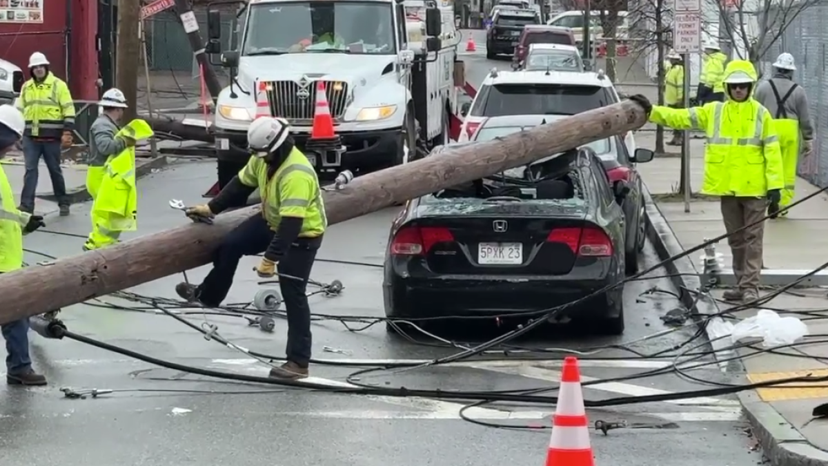 Accidente de auto en Chelsea derriba postes y deja cables caídos ...